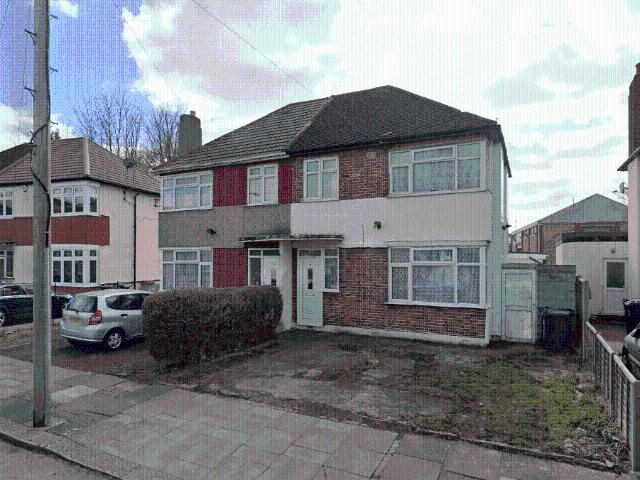 Tilney Road, Southall, UB2 3 bed maisonette to rent £2,499 pcm £577 pw
