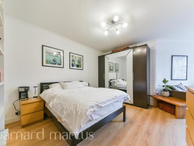 Tilson Gardens, Clapham 1 bed apartment to rent £1,850 pcm £427 pw