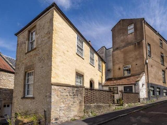 Tipcote Hill, Shepton Mallet, 2 Bedroom Town