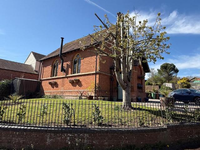 Tirley, Near Tewkesbury GL19 4ES 2 bed detached house to rent £1,395 pcm £322 pw