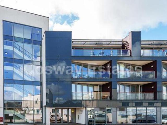 Titan Court, Flower Lane, 2 Bedroom Flat