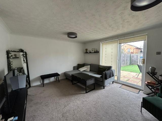 Titchmarsh Court, Milton Keynes, MK6 3 bed terraced house to rent £1,550 pcm £358 pw