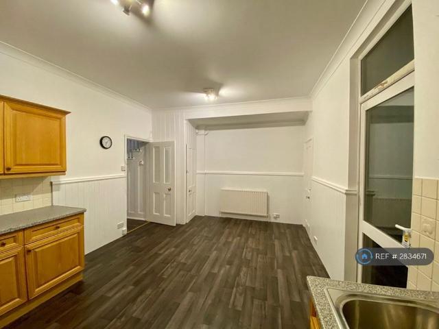 Titchfield Road, Enfield, EN3 3 bed terraced house to rent £2,300 pcm £531 pw