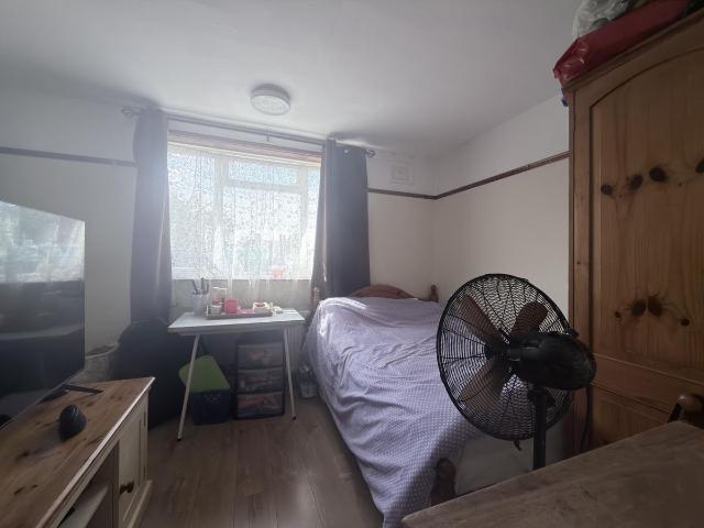 Titchfield Road SM5, Room to rent, £850 pcm | PrimeLocation