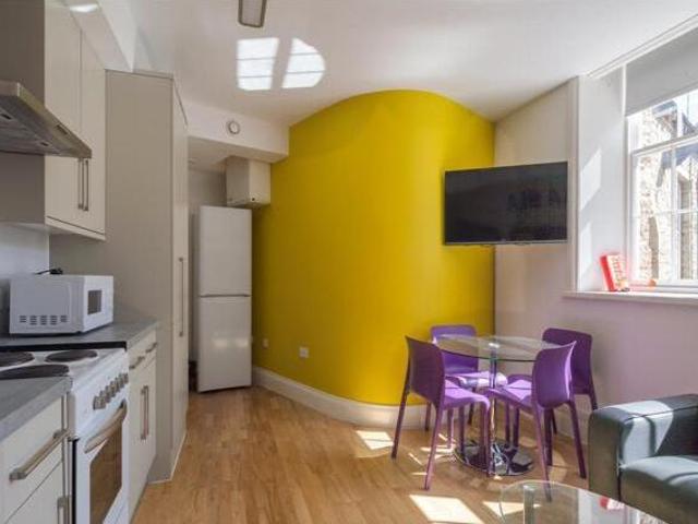 Tite Hall, Huddersfield, 1 Bedroom Apartment