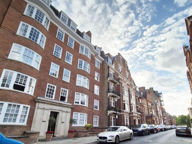 Tite Street, London SW3, 3 bed flat to rent, £10,500 pcm | PrimeLocation