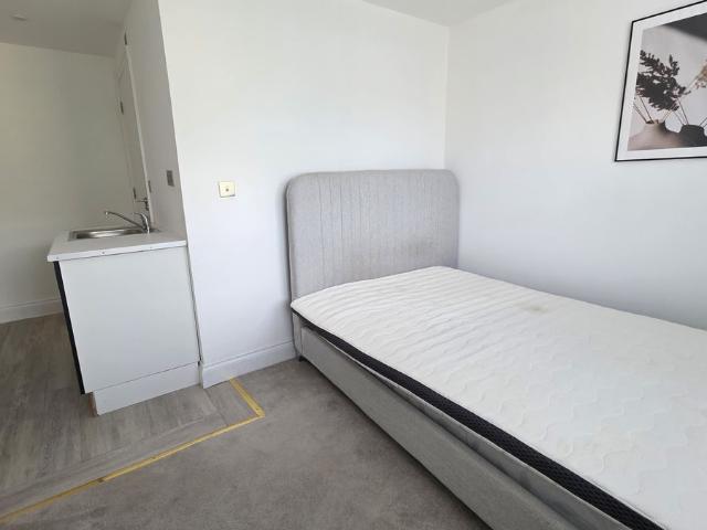 Tithe Lodge, 127 Estcourt Road, Watford, Hertfordshire WD17, Studio to rent, £900 pcm | PrimeLocation