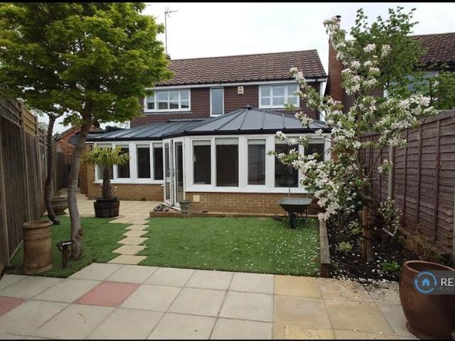 Tithebarn, Bedfordshire, MK43 3 bed detached house to rent £1,900 pcm £438 pw