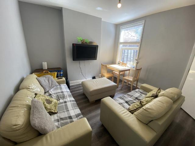 Tiverton Road 4 bed, Selly Oak B29 4 bed house to rent £2,607 pcm £602 pw