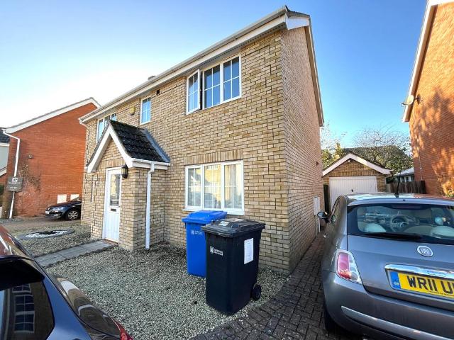 Tizzick Close, Norwich NR5 6 bed detached house to rent £3,225 pcm £744 pw