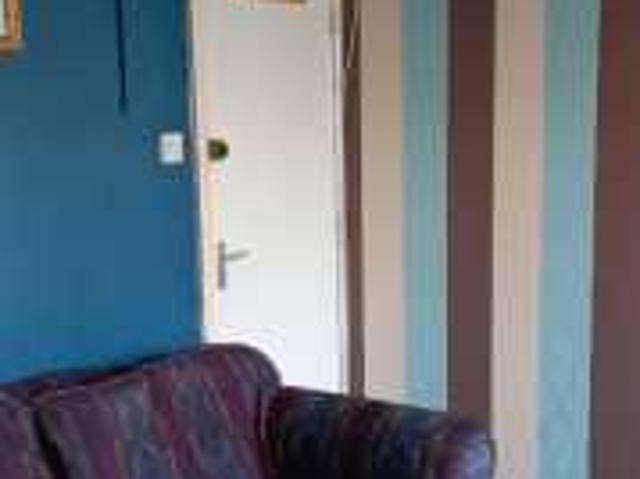 TO LET*1 BED FLAT*350 352 WATERLOO ROAD