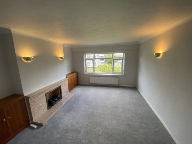 To Let 3 Bed Flat