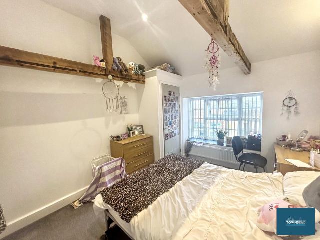 To Let 3 Bed House Share