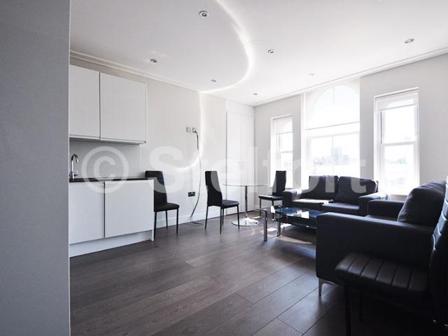To Let 3 bedroom Flat, Holloway Road, London, N7 £3,000 pcm