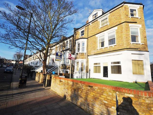 To Let 3 bedroom Flat, Warrender Road, London, N19 £2,950 pcm