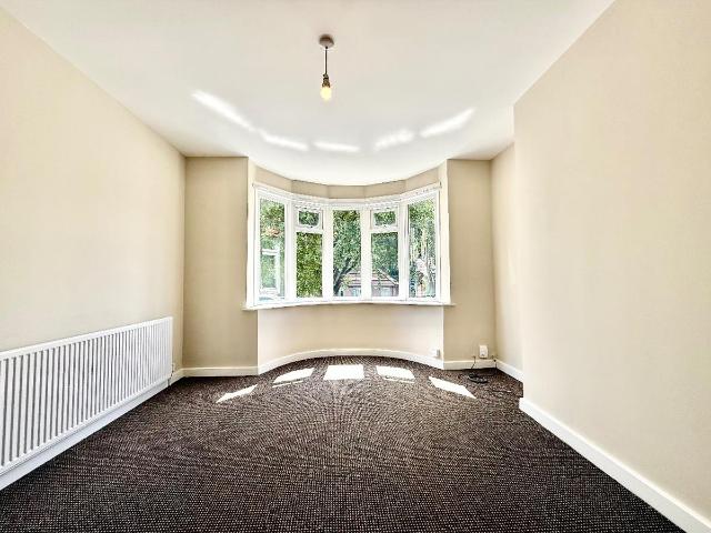 To Let 3 bedroom Semi detached house, Charnock Dale Road, Sheffield, S12 £1,150 pcm