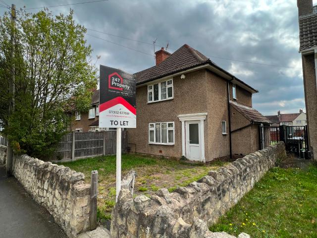 To Let 3 bedroom Semi detached house, Green Lane, Woodlands, Doncaster £750 pcm