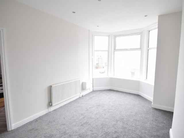 To Let 1 Bed Apartment