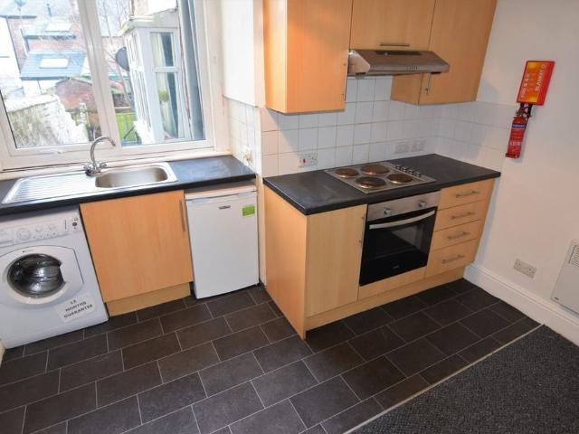 To Let 1 Bed Ground Floor Flat