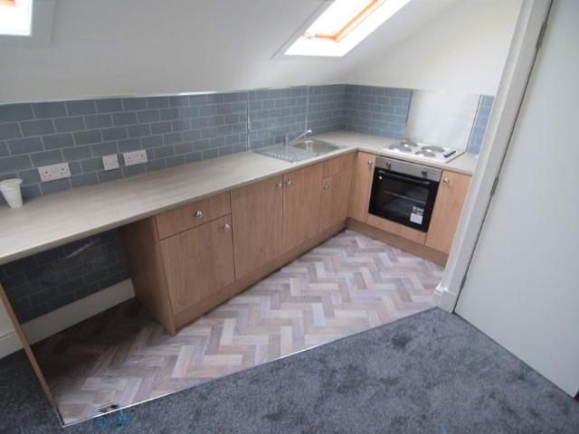 To Let 1 Bed Flat