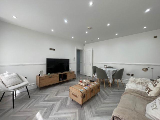 To Let 1 Bed Flat