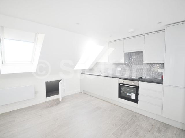 To Let 1 bedroom Apartment, Court Road, London, SE9 £1,400 pcm