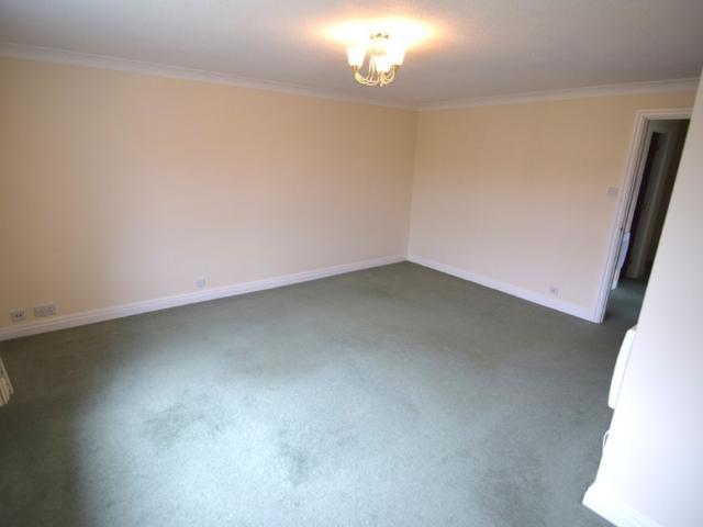 To Let 2 Bed Apartment