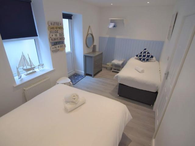 To Let 2 Bed Apartment
