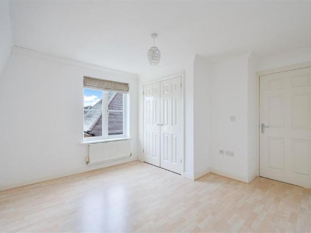 To Let 2 Bed Apartment