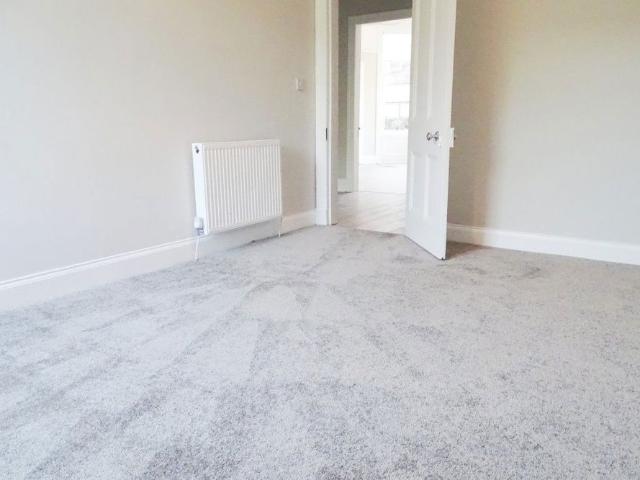 To Let 2 Bed Flat