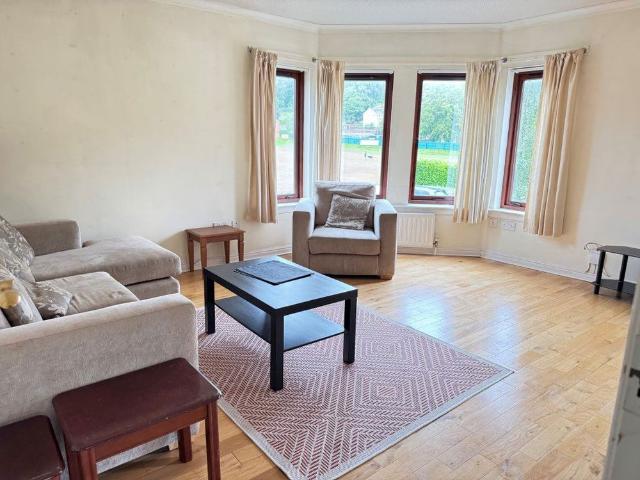 To Let 2 Bed Flat
