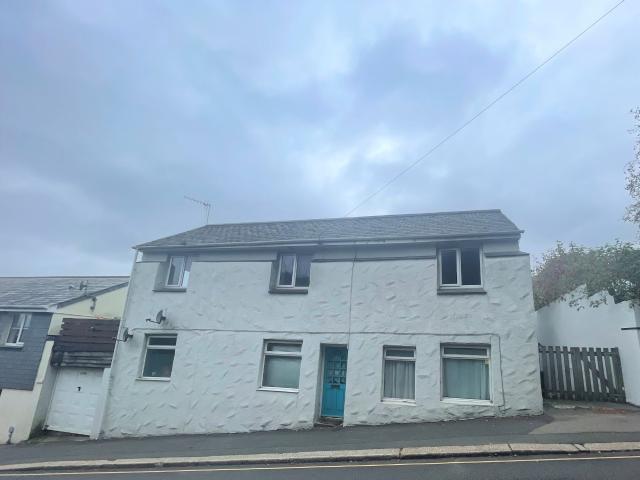 To Let 2 Bed Flat
