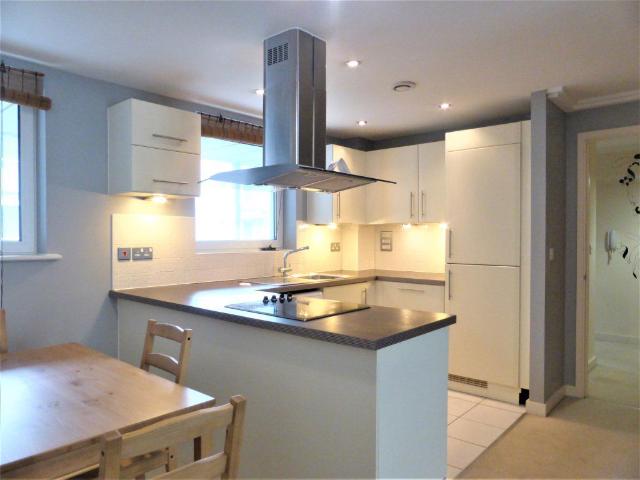 To Let 2 Bed Flat