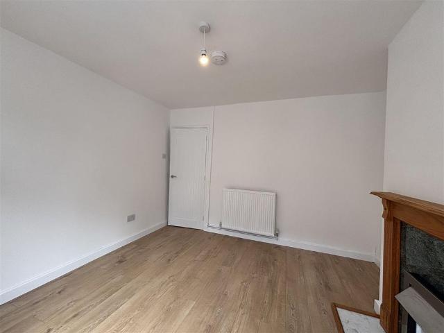 To Let 2 Bed House Terraced Stanley Street, Mold £895 pcm