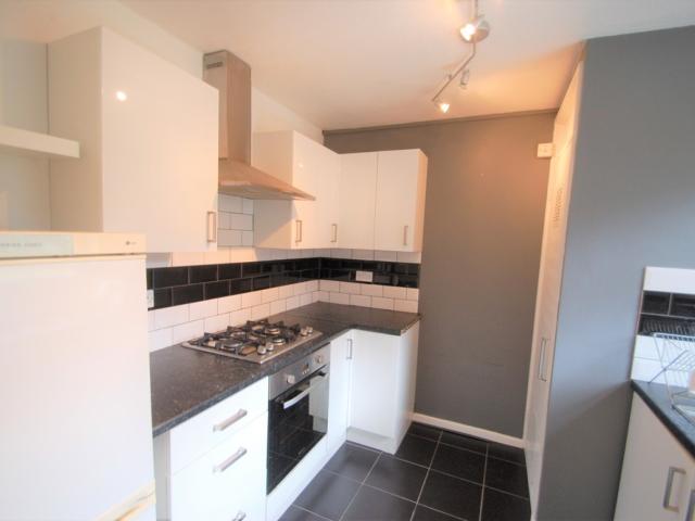 To Let 2 Bedroom Maisonette