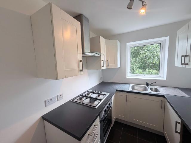 To Let 2 bedroom Maisonette, Kirkhill Close, Armthorpe, Doncaster £700 pcm
