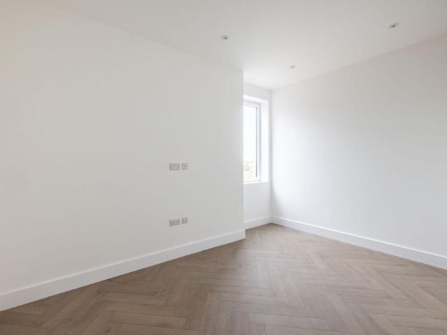 To Let 2 Bedroom Apartment