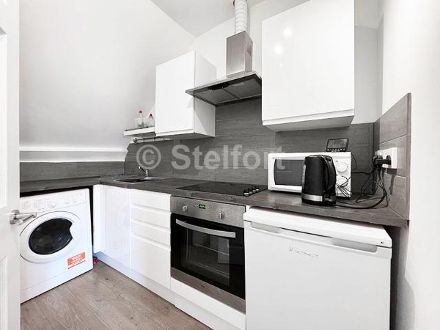 To Let 2 bedroom Flat, Junction Road, London, N19 £2,300 pcm