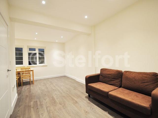 To Let 2 bedroom Flat, Mottingham Road, London SE9 £1,750 pcm