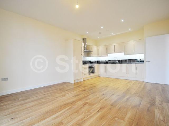 To Let 2 bedroom Flat, Sussex Way, London, N7 £2,500 pcm