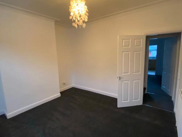 To Let 2 bedroom Terraced house, Apley Road, Hyde Park, Doncaster £695 pcm