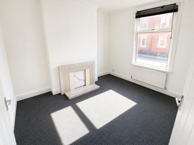 To Let 2 bedroom Terraced house, Stoneclose Avenue, Hexthorpe, Doncaster £675 pcm