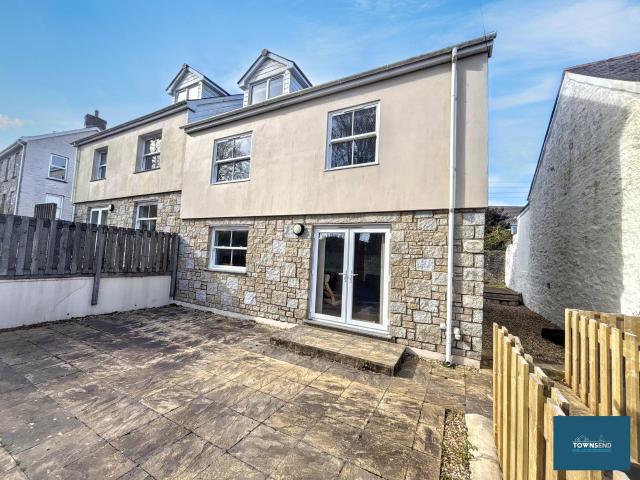 To Let 4 Bed House