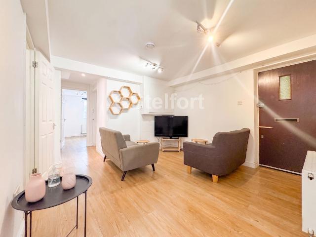 To Let 4 bedroom Flat, Salisbury Walk, London N19 £3,750 pcm