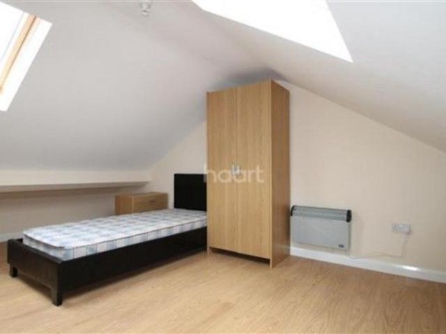 TO LET, 6 BEDROOM HOUSE