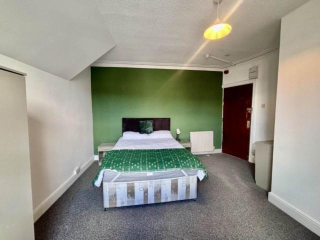 To Let Aberdeen Walk Room 3, Armley, Leeds Lets Live Leeds