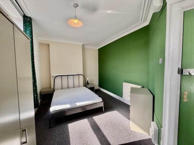 To Let Aberdeen Walk Room 5, Armley, Leeds Lets Live Leeds