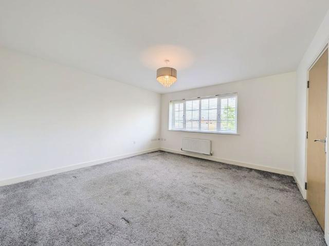To Let – Aveling Drive, Banks, PR9 – Three Bedroom Semi