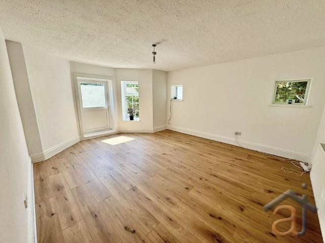 To Let – Avondale Road, Southport – One Bedroom Basement Apartment