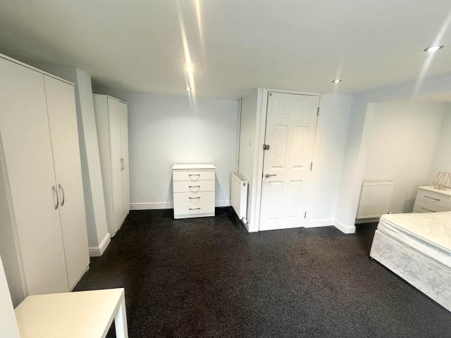 To Let Knowle Terrace Room 1, Burley, Leeds Lets Live Leeds